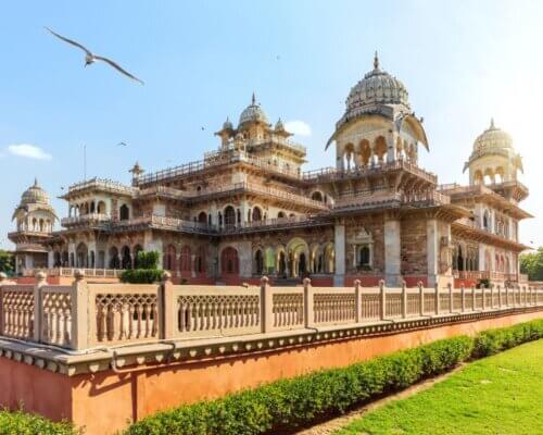 24 Famous Landmarks in India You Shouldn't Miss - World of Lina